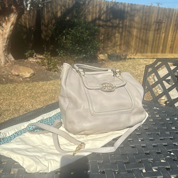 Tory Burch | Bags | Tory Burch Amanda Hobo Purse With Shoulder Strap ...